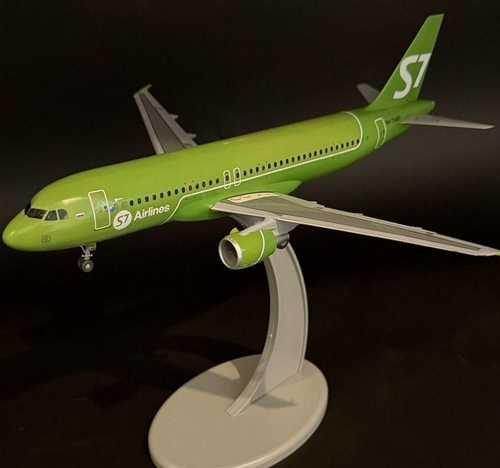 Модель самолета airbus a320 S7 airlines аэробус с7