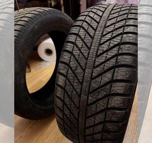 Goodyear Vector 4Seasons 225/50 R17 98V