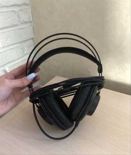 Студийные наушники akg