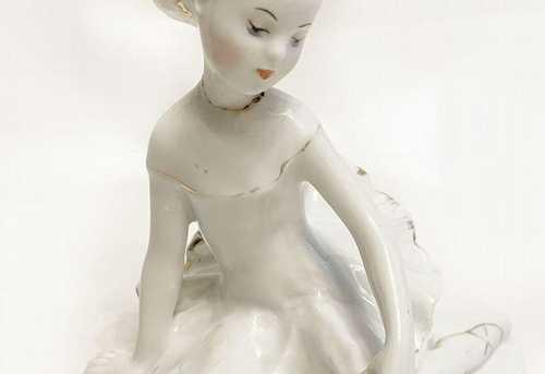 Фарфоровая статуэтка «юная балерина»