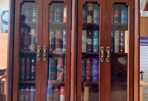 Шкафчик с серией "Литература в миниатюре"