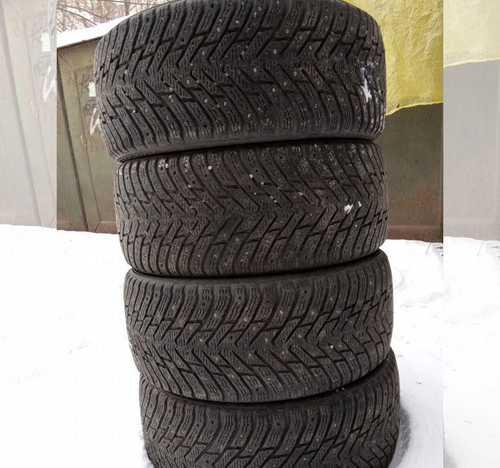 Nokian Tyres Hakkapeliitta 8 235/45 R18 110T