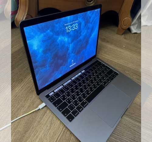 Apple macbook pro 16 2019 i5 8GB