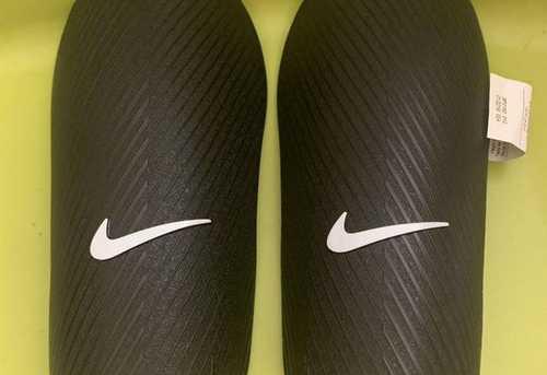Щитки футбольные детские Nike
