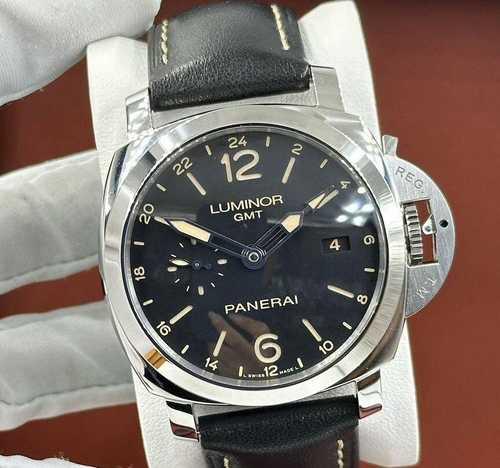 Часы Panerai Luminor GMT Black Dial PAM 00531