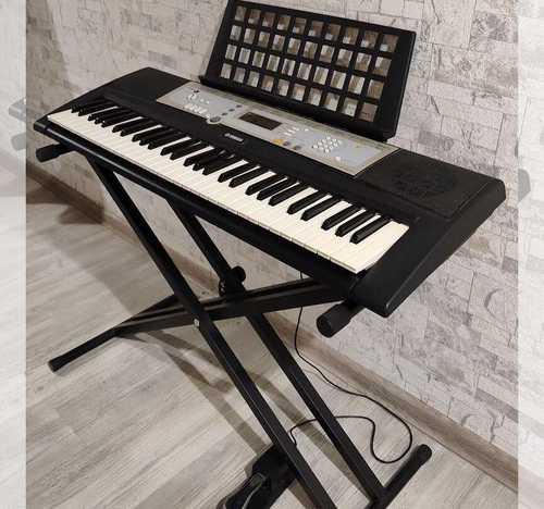 Синтезатор Yamaha PSR-E203