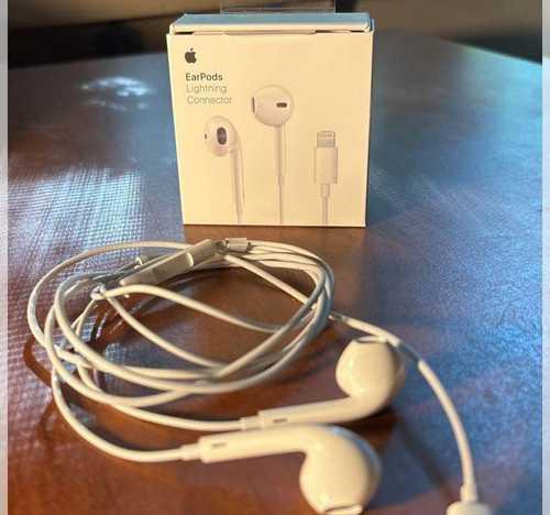 Наушники Apple Earpods (Lightning)