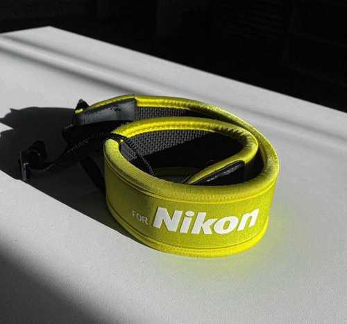 Nikon жёлтый ремень