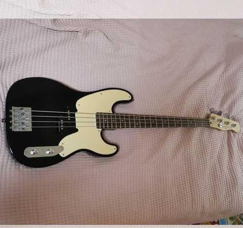 Squier Mike Dirnt Precision bass