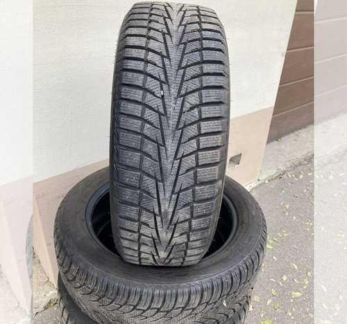 Nokian Tyres WR SUV 4 215/55 R18