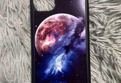 Чехол на iPhone 11 черный с луной/космос