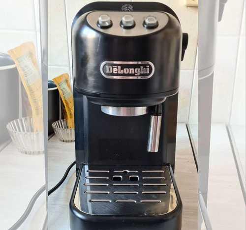 Кофеварка рожковая delonghi EC250