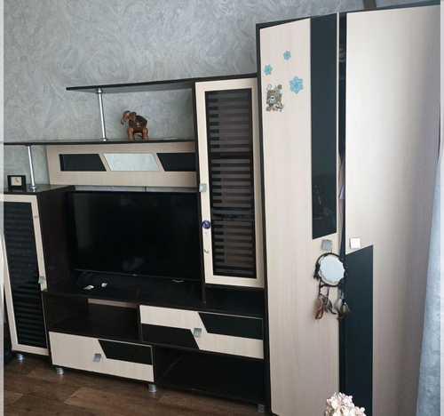Стенка горка в гостиную бу