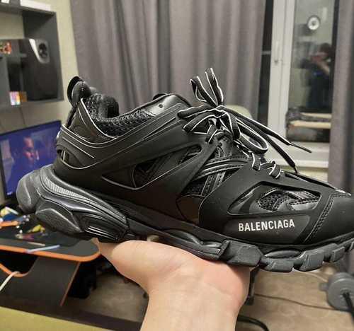 Balenciaga track 1