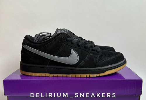 Nike SB Dunk Low Fog Black suede gum