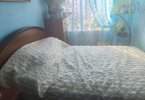 Кровать двухспальная с матрасом 140 200