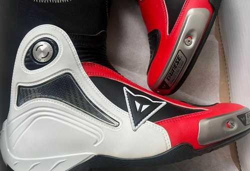 Dainese axial D1 новые мотоботинки, 44-45