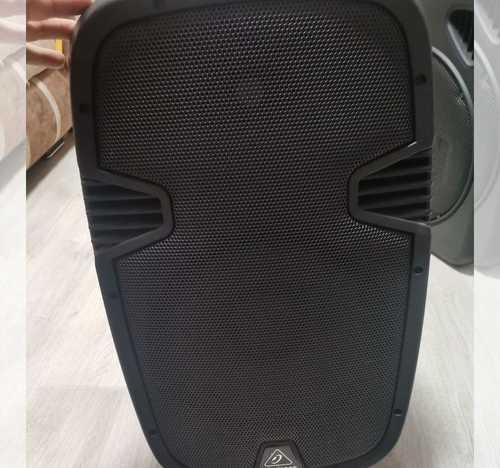 Активная колонка Beringer PK112A