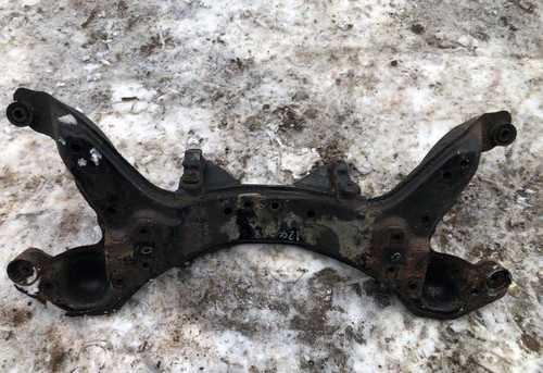 Подрамник передний Nissan Primera P11 1.6 1999
