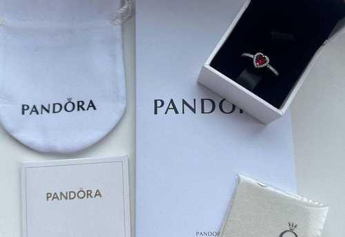 Кольцо Pandora красное сердце