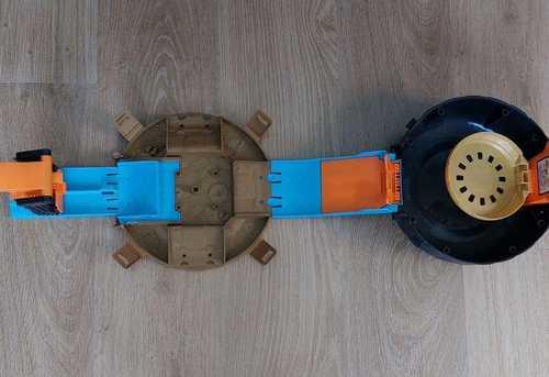 Hot wheels трюковая арена