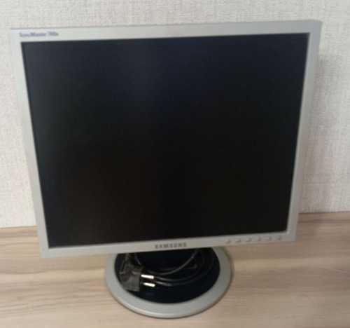 Монитор Samsung SyncMaster 740n