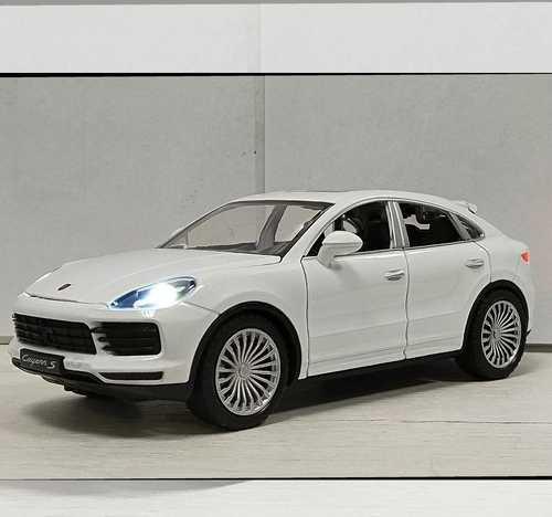 Машинка металл 1:24, двери, звук, фары Porsche Cayenne S