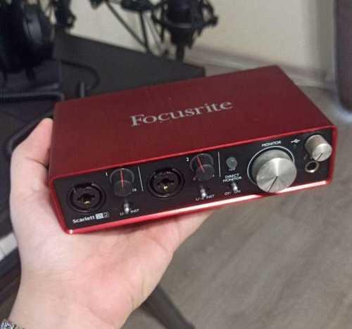 Звуковая карта Focusrite Scarlett 2i2