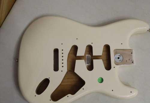 Fender Stratocaster Albert Hammond корпус ольха