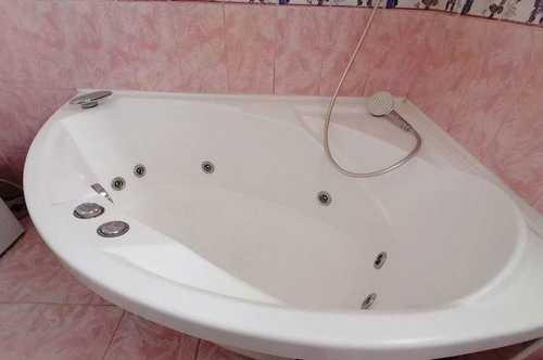 Акриловая ванна угловая джакузи 150х96 см