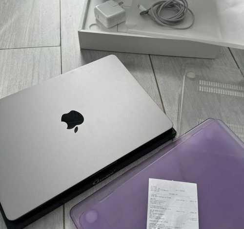 Продам Apple MacBook Air 13 M2 2023