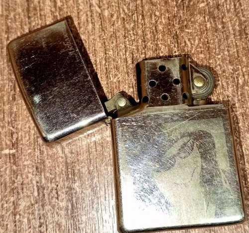 Зажигалка zippo с гравировкой 2009 г