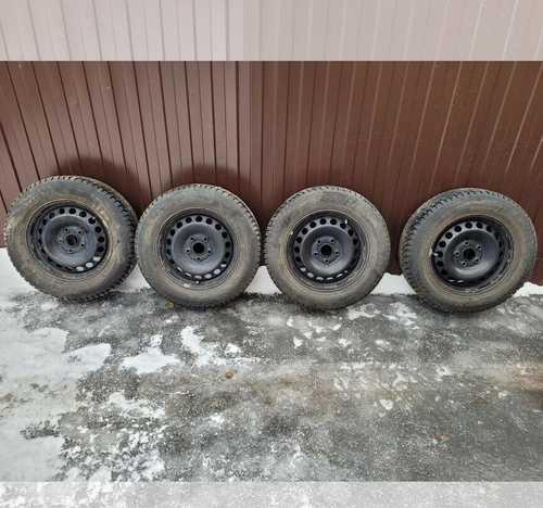 Nokian hakkapeliitta 10p 195/65 R15 на VAG