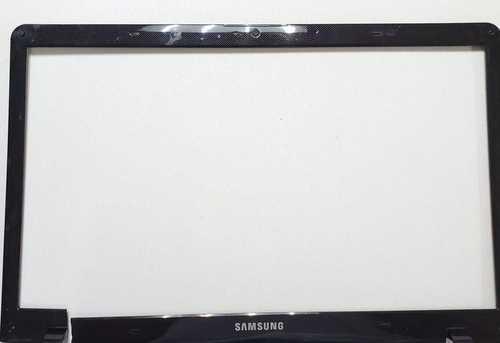 Рамка экрана ноутбука Samsung NP355E5X с трещиной