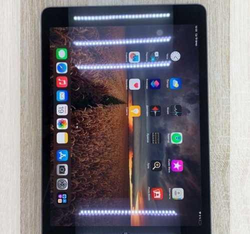 Планшет apple iPad 9-ого поколения 64gb