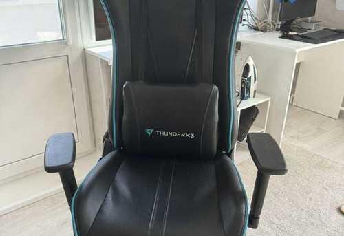 Кресло игровое ThunderX3 UC5 черный/морская лагуна