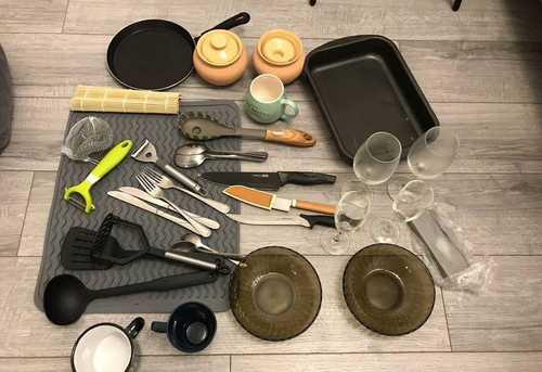 Набор посуды, столовых приборов и принадлежностей