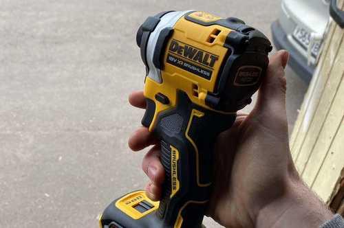 Импульсный шуруповерт DeWalt DCF850N atomic