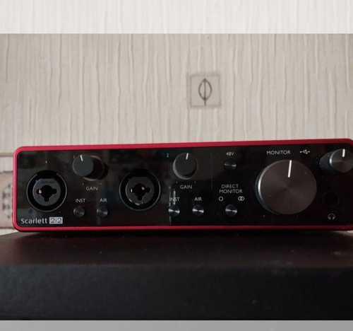 Внешняя звуковая карта focusrite scarlett 2i2