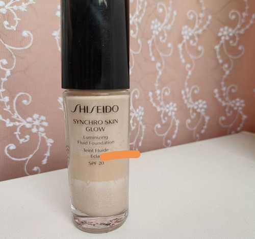 Shiseido synchro skin glow