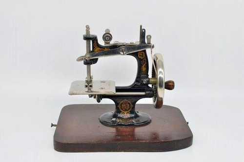 Детская швейная машинка. Игрушка.пмз.1920-30е годы