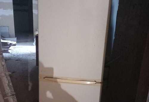 Холодильник Атлант двухкамерный,бу