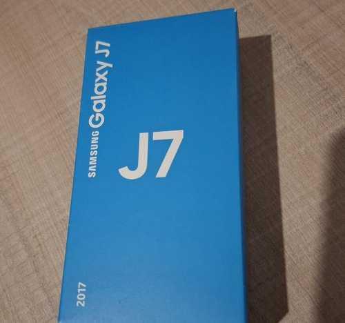 Коробка оригинал из под Samsung Galaxy J7 золотой