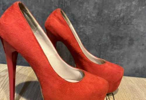 Красные туфли 39
