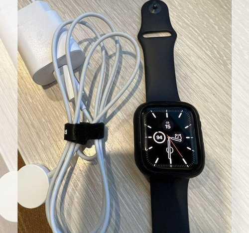 Смарт-часы Apple Watch SE 2023 44mm