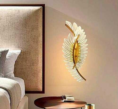 Прикроватный настенный светильник с перьями