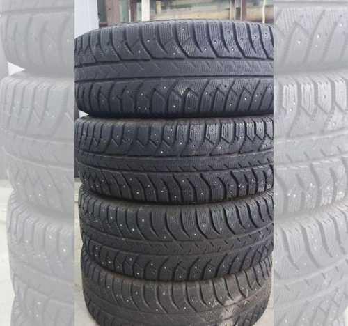 Bridgestone Ice Cruiser 7000S 215/65 R16