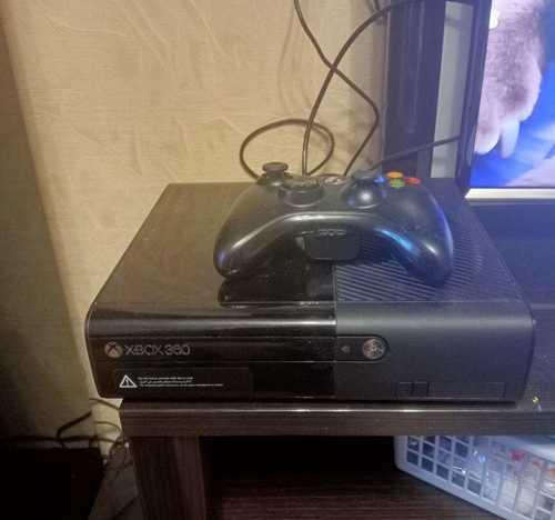 Xbox 360e 500gb kinect