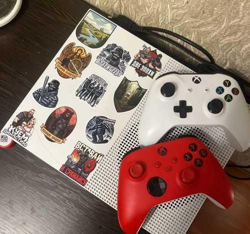 Microsoft Xbox One, 500 ГБ, 2 геймпада
