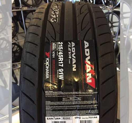 Yokohama Advan Fleva V701 215/45 R17 91W